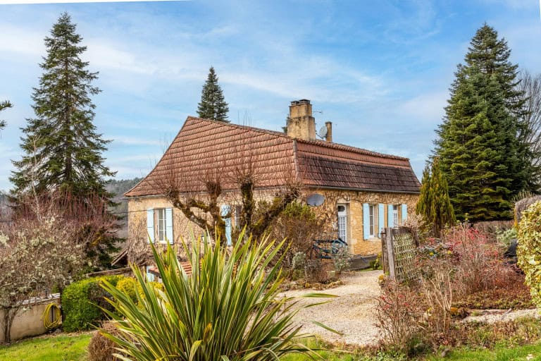 Country house with annexes, 2 pools, land and outbuildings | Wheeler ...